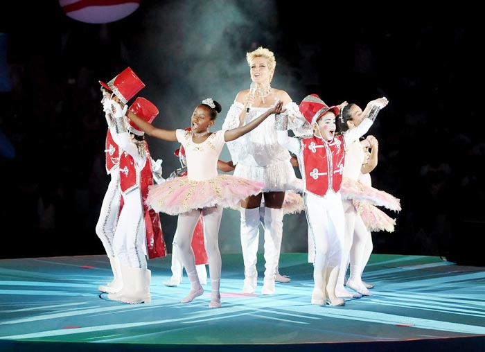 Xuxa faz show para crianças carentes em São Paulo.Confira as Fotos ...