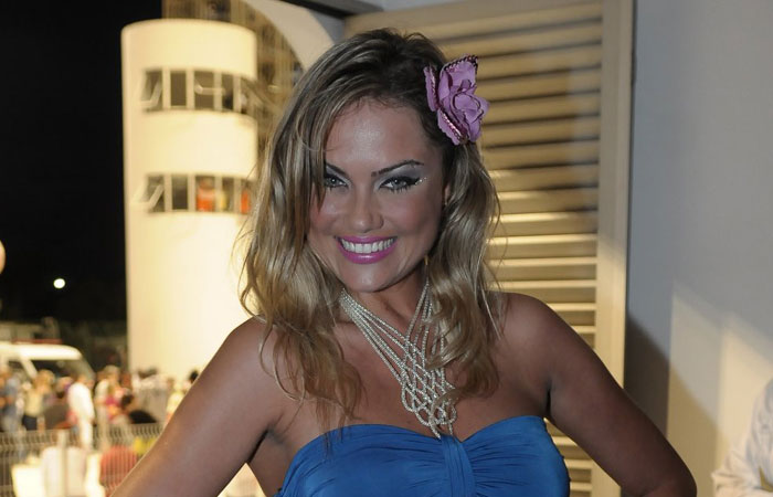 Ellen Roche participa do ensaio da Rosas de Ouro - OFuxico