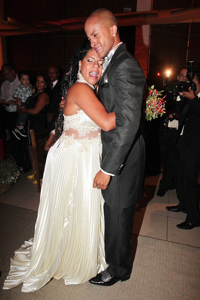 Ex-BBB Janaína do Mar se casa em São Paulo. Veja as fotos! - OFuxico