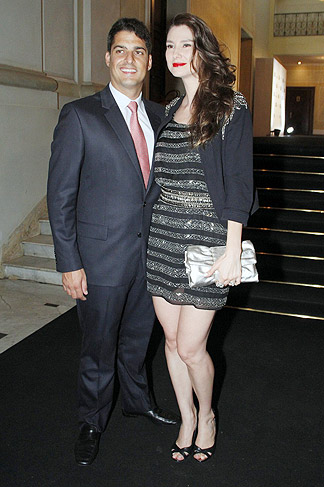 Rodrigo Santoro e Isis Valverde recebem prêmio da revista GQ. Veja as ...