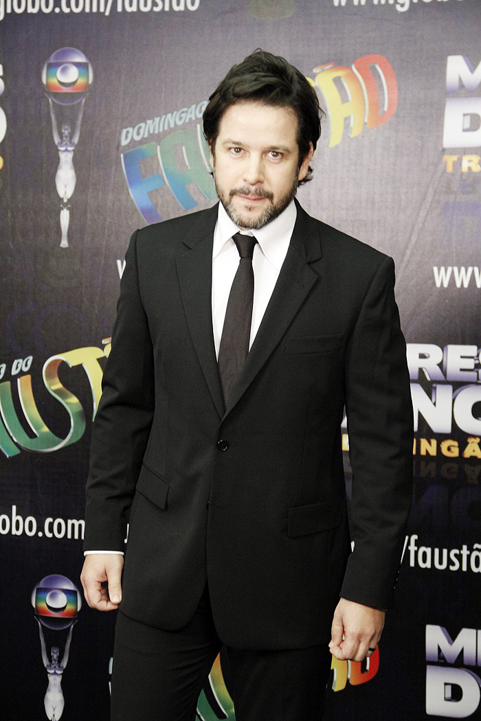 Murilo Benício exibe aliança:'Mais casado do que estou, impossível ...