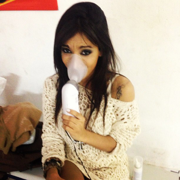 MC Anitta passa por tratamento para a voz - OFuxico