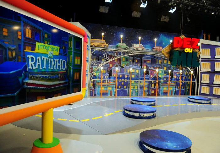 Ratinho volta de férias e estreia novo cenário - OFuxico