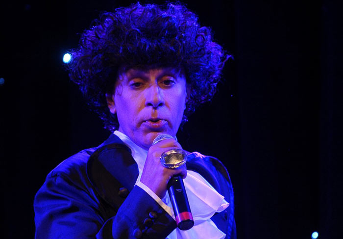 Tom Cavalcante revive os grandes personagens durante show em São Paulo ...