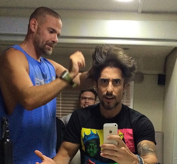 Marcos Mion usa cabelo a la Jimmy Neuton - OFuxico
