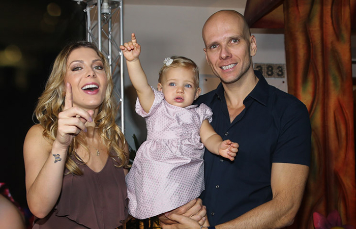 Brenda, filha de Sheila Mello e Fernando Scherer, completa um ano ...