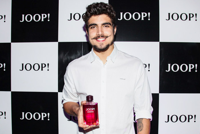 De bigode pontudo, Caio Castro apresenta linha de perfumes - OFuxico