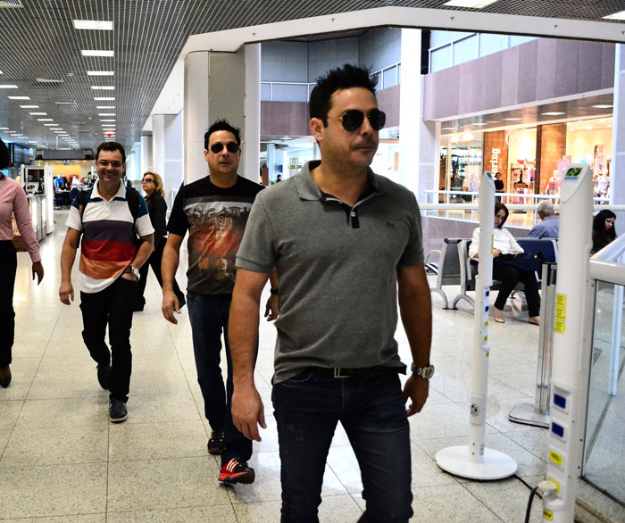 Vavá e Márcio, irmãos gêmeos do pagode, deixam o Rio de Janeiro juntos ...