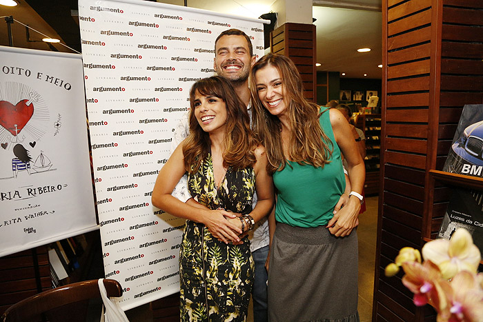 Maria Ribeiro lança livro e recebe colegas de Império. Veja as fotos ...