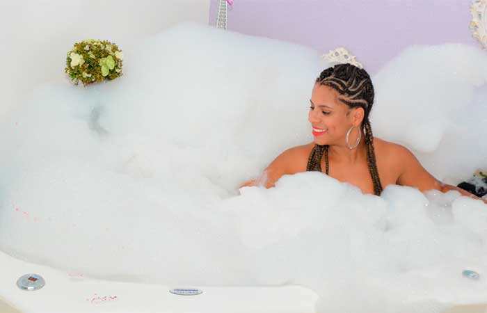 Ex-BBB Janaína do Mar ganha dia em spa - OFuxico