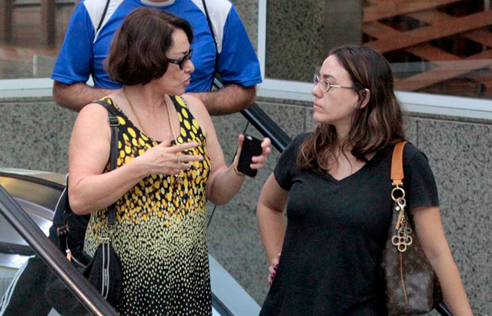 Nivea Maria passeia com a filha em shopping do Rio - OFuxico