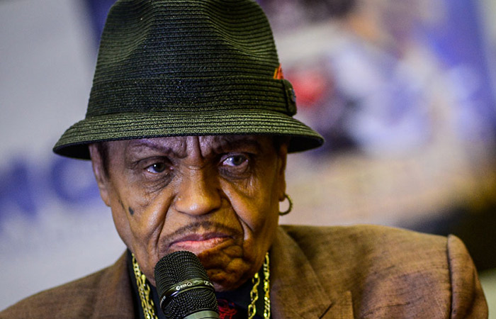 Filha bastarda de Joe Jackson se pronuncia sobre morte do pai - OFuxico