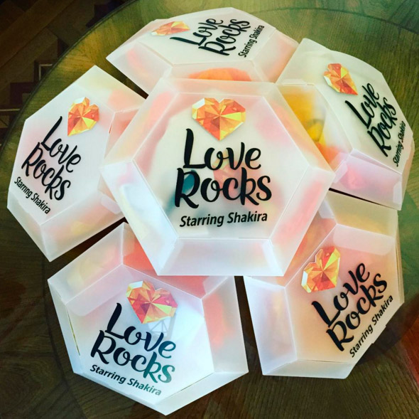 Shakira lança novo game Love Rocks - OFuxico