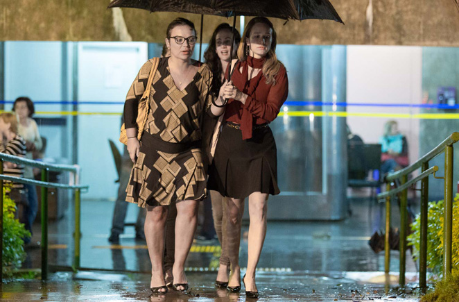 Mariana Ximenes vai ao velório de Carlos Alberto Fernandes Filgueiras ...