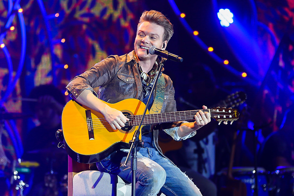 Michel Teló grava DVD "Bem Sertanejo" em Curitiba - OFuxico