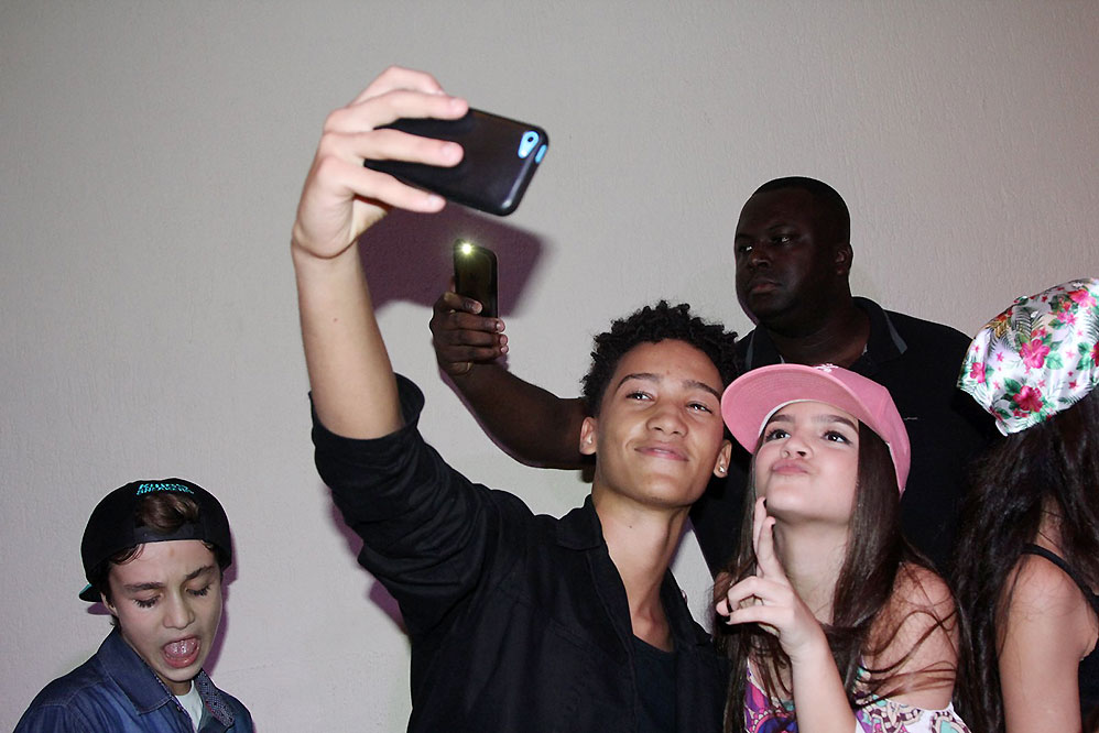 Mel Maia comemora 13 anos na presença de famosos - OFuxico