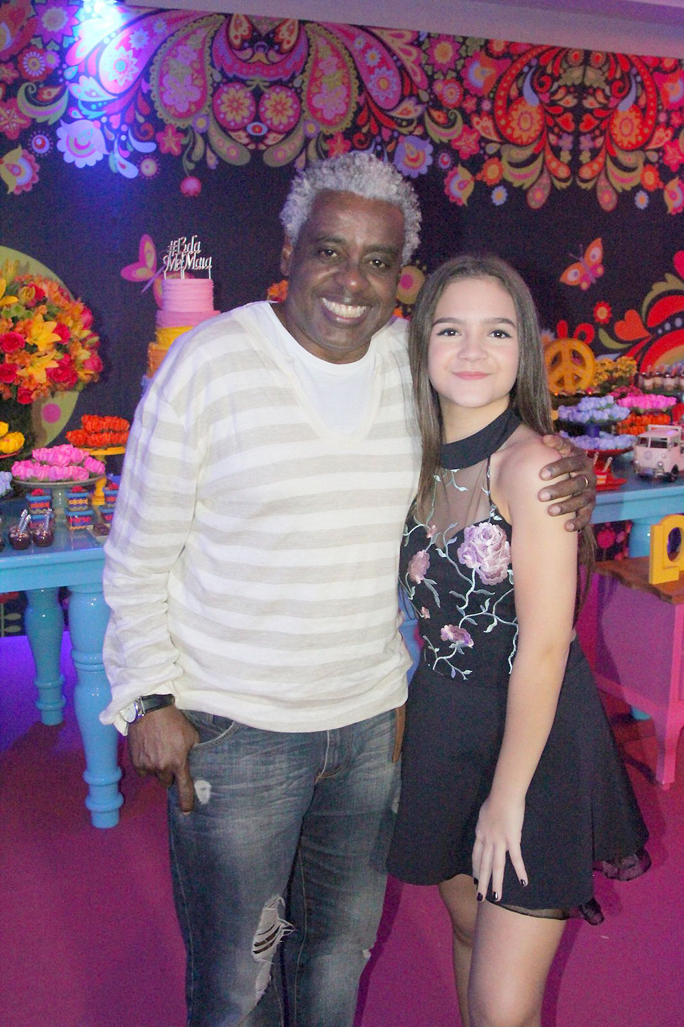 Mel Maia comemora 13 anos na presença de famosos - OFuxico