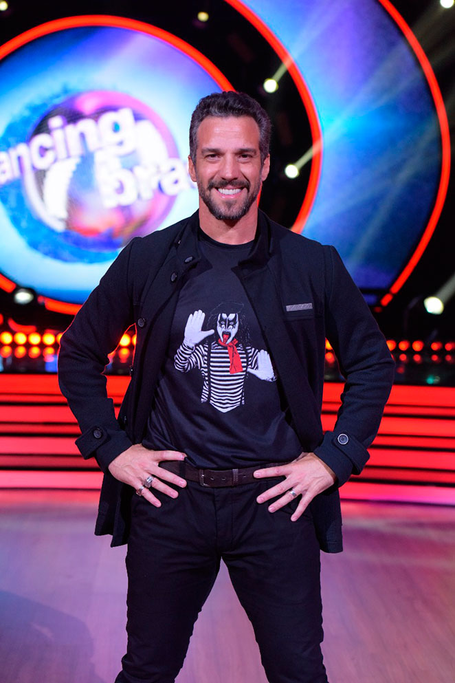 Carlos Bonow sobre o Dancing Brasil: ‘Me divertindo’ - OFuxico