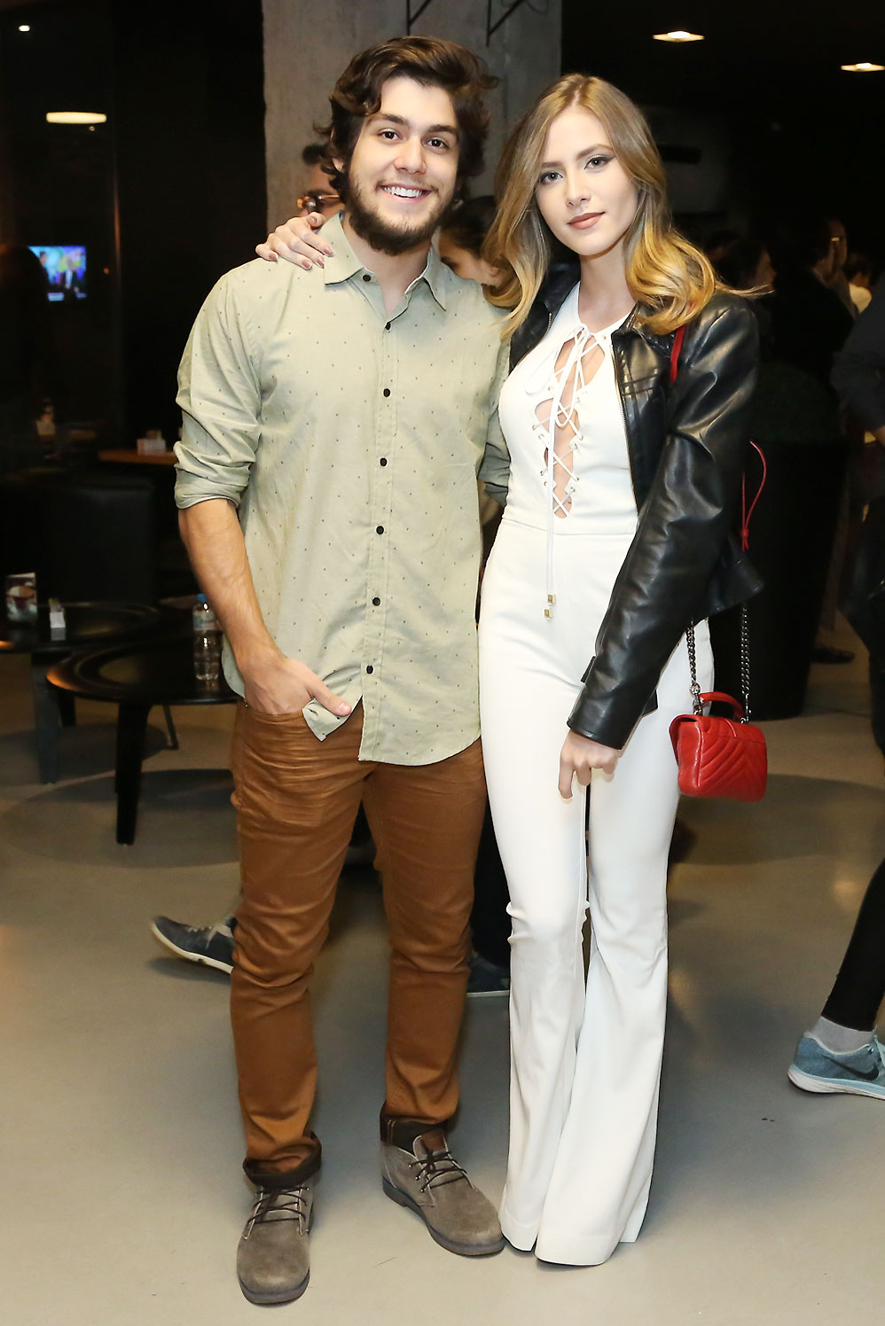 Letícia Colin e Michel Melamed vão juntos a pré-estreia - OFuxico