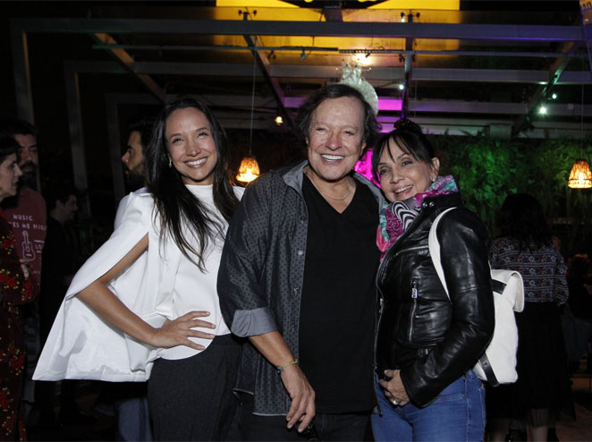 Time de famosos prestigia estreia de peça de Wolf Maya - OFuxico