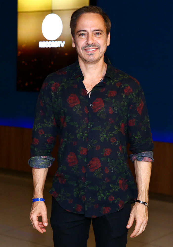 Elenco acompanha a estreia da novela Jesus em cinema carioca - OFuxico