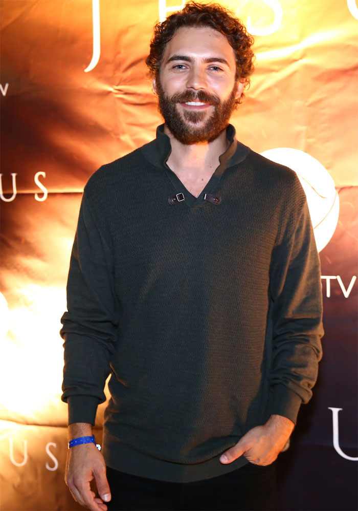 Elenco acompanha a estreia da novela Jesus em cinema carioca - OFuxico