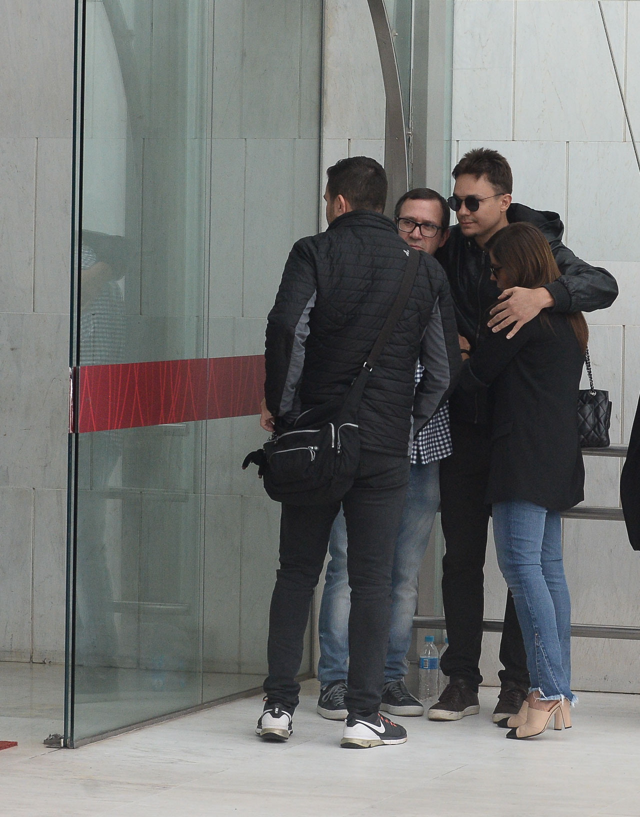 Kiko, Leandro e Bruno, do KLB, se despedem do pai - OFuxico