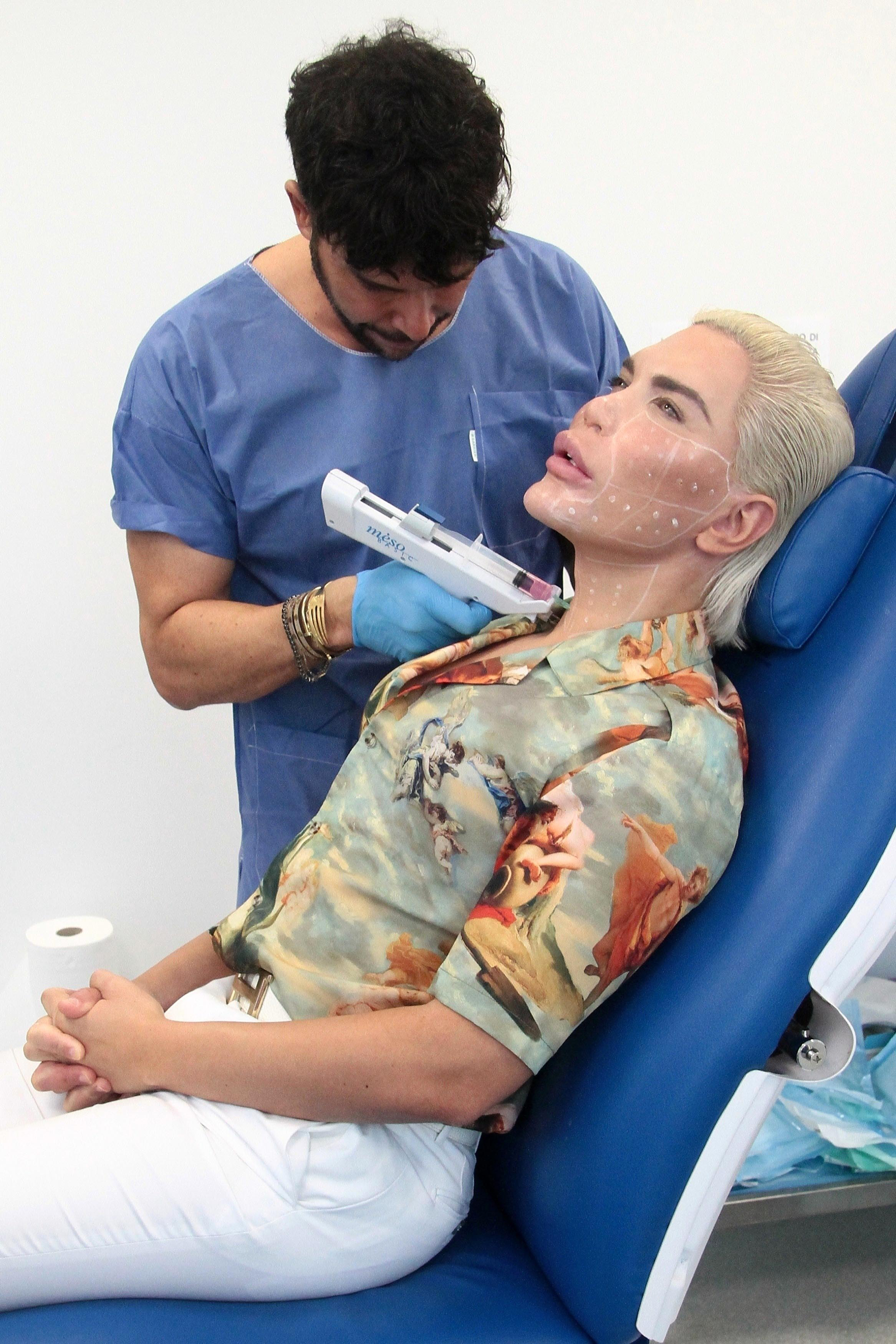 Ken Humano passa por mais um procedimento estético - OFuxico