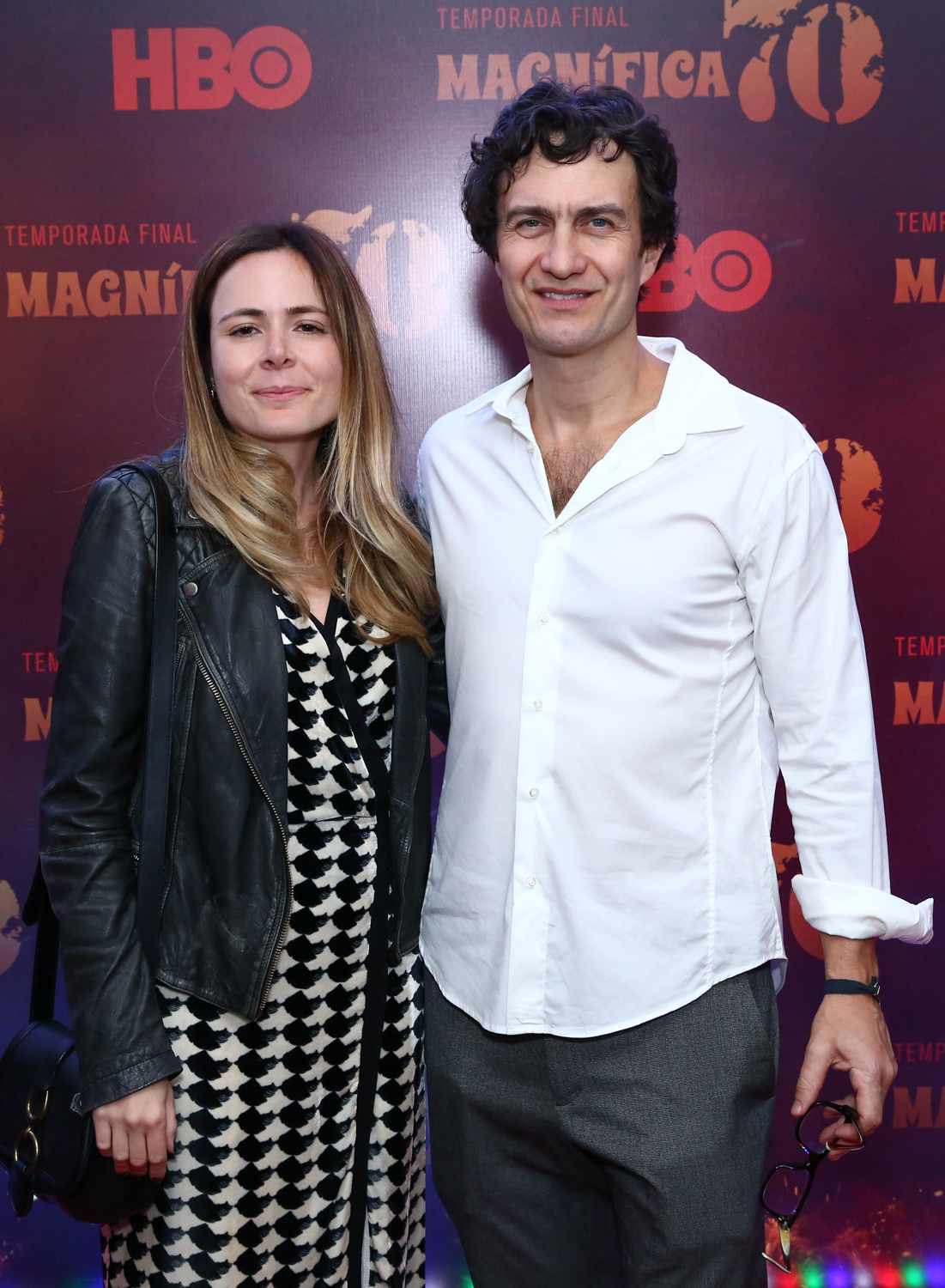 Famosos prestigiam lançamento de série - OFuxico