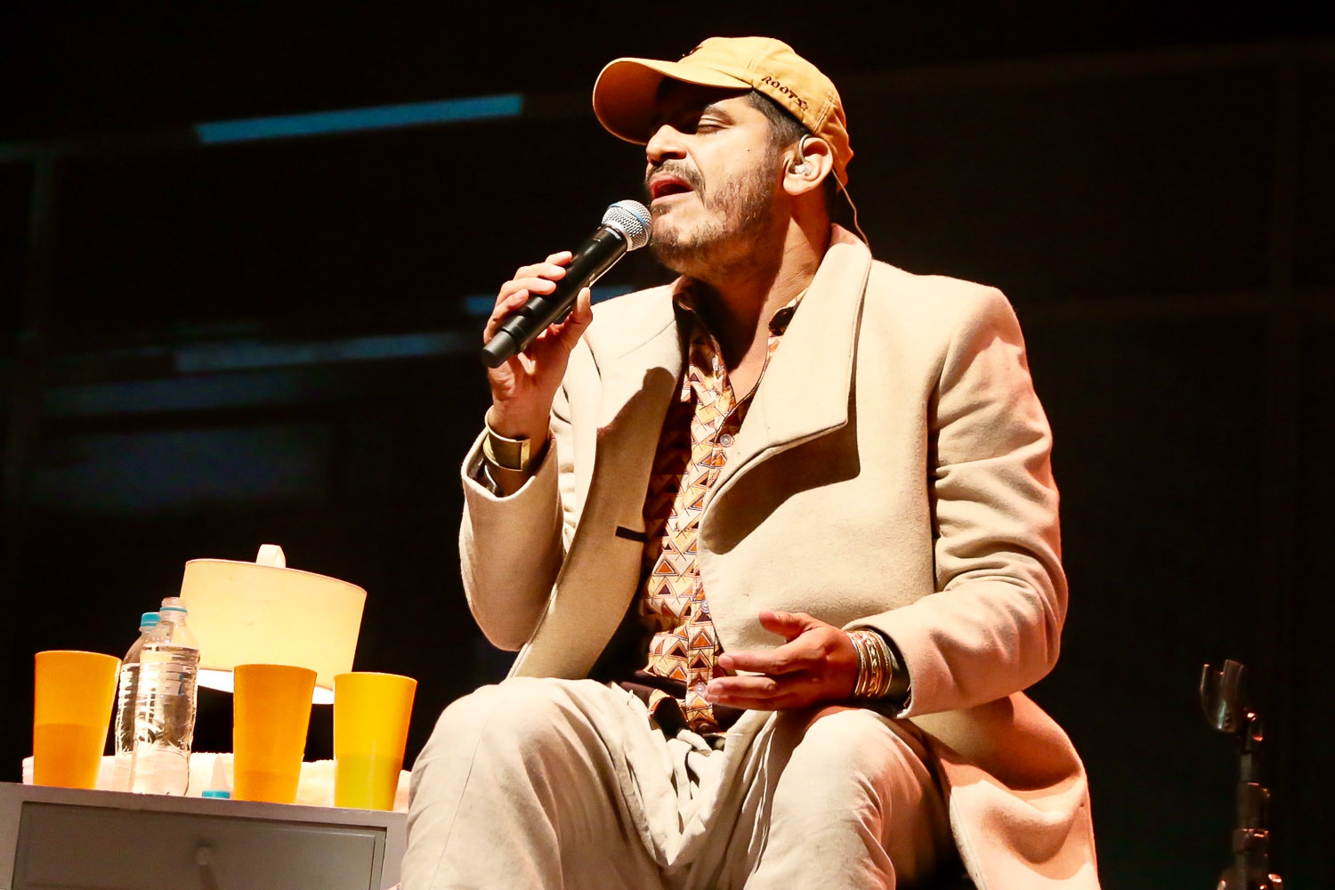 Show de Criolo encerra peça de Lázaro Ramos e Taís Araújo - OFuxico