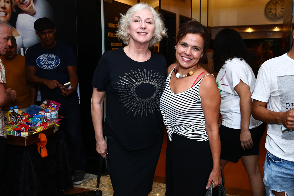 Geovanna Tominaga exibe a barriguinha de grávida em evento - OFuxico