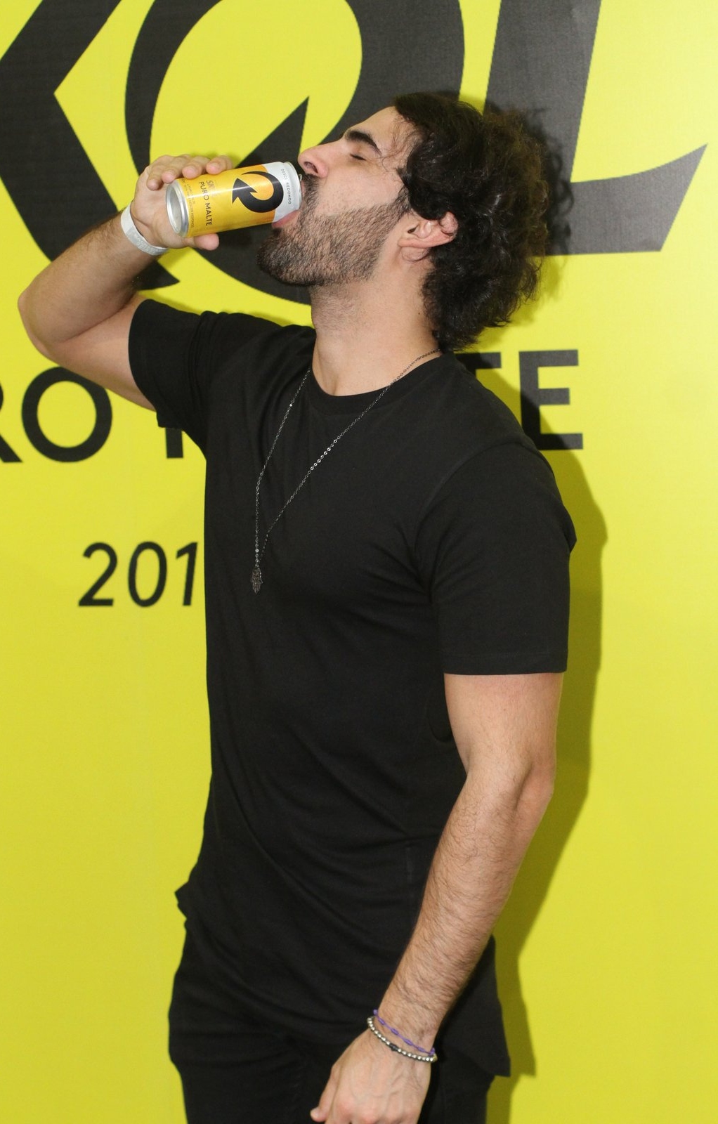 DJ Ralk marca presença em camarote no Carnaval baiano - OFuxico