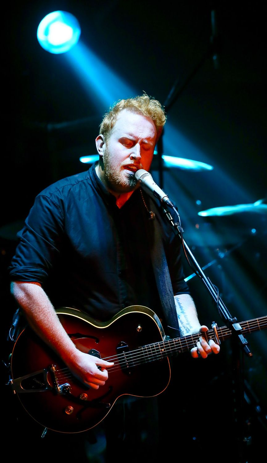 Gavin James retorna ao Brasil com show eletrizante - OFuxico