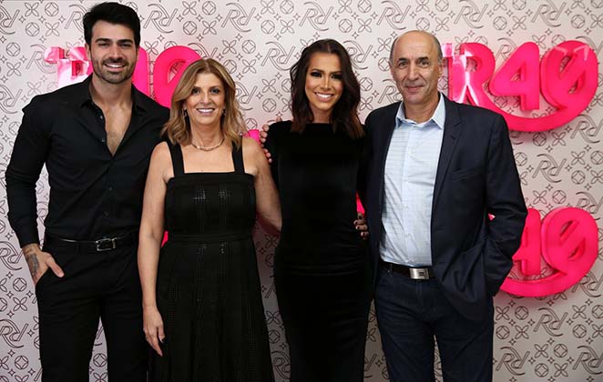 Andressa Suita e ex-BBB's esbanjam simpatia em evento - OFuxico