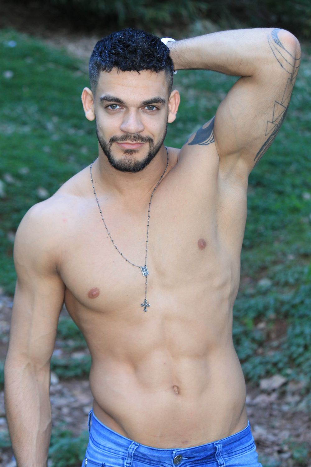 Caíque Aguiar dá sua receita de boa forma - OFuxico