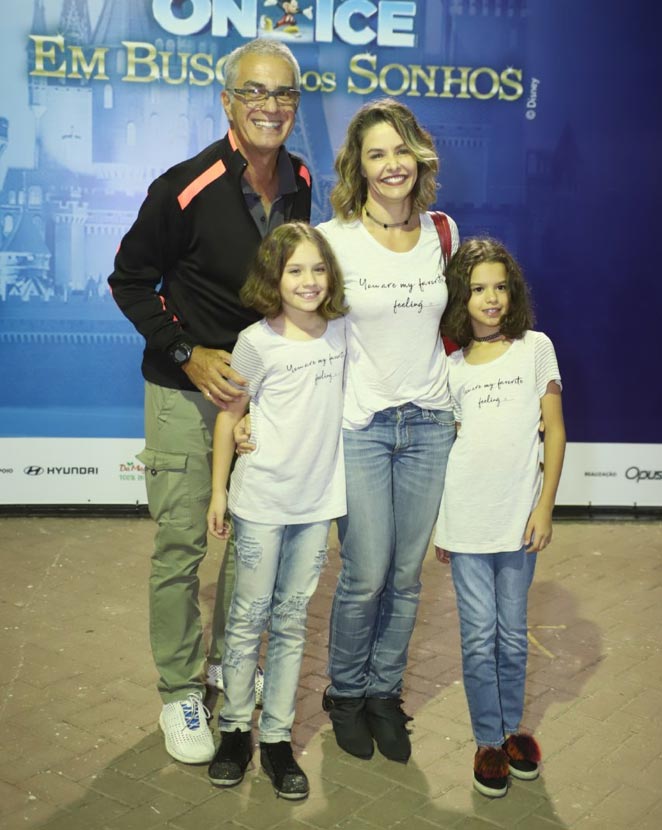 Tais Araújo e mais famosos assistem estreia carioca de Disney On Ice ...