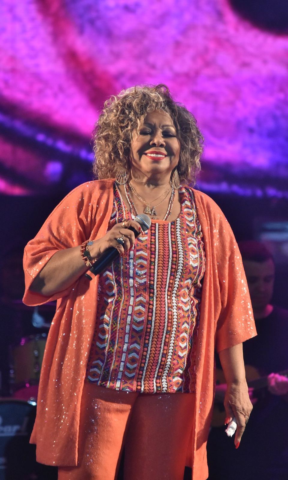 Alcione encanta ao público com o seu samba em festival - OFuxico