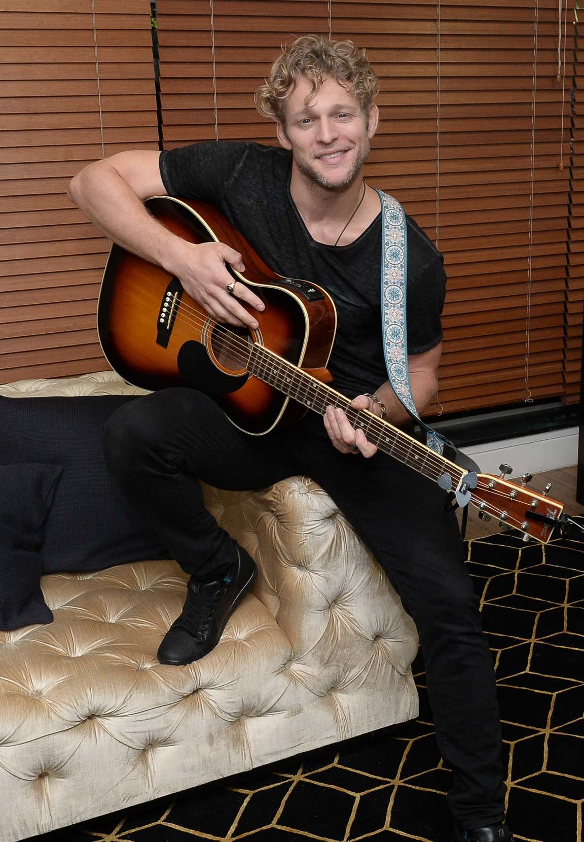 Astro de série, Chase Coleman realiza pocket show no Brasil - OFuxico