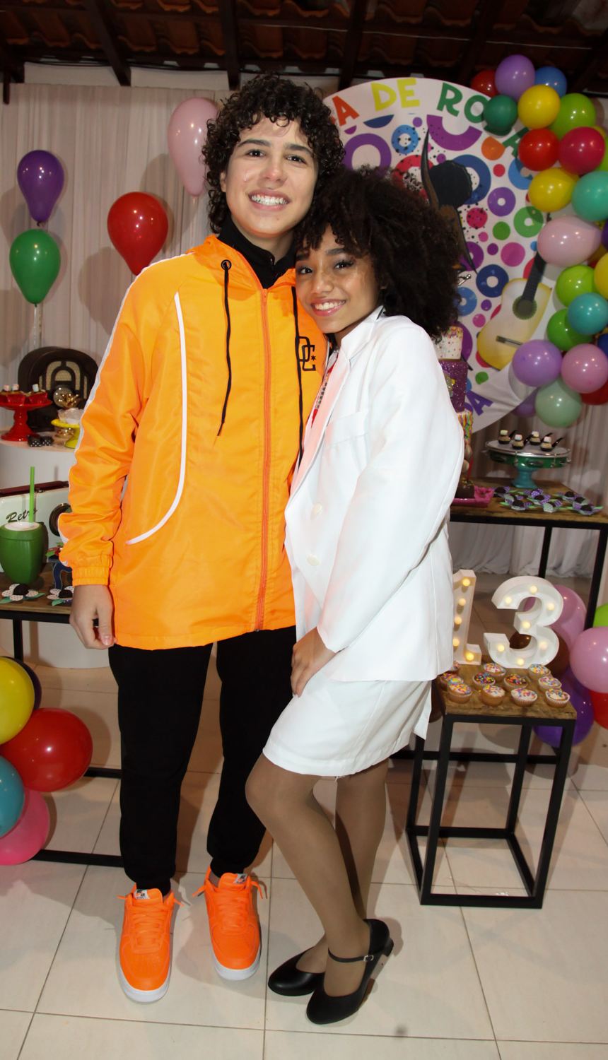 Duda Pimenta celebra os 13 anos com festa baseada no samba - OFuxico