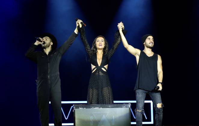 Melim encanta ao abrir o último show da turnê Nossa História - OFuxico