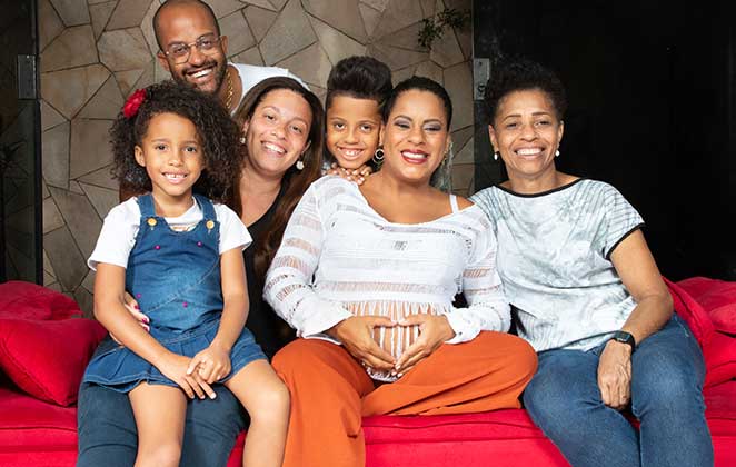 Ex-BBB Janaína do Mar passa Dia das Mães em meio a gestação - OFuxico