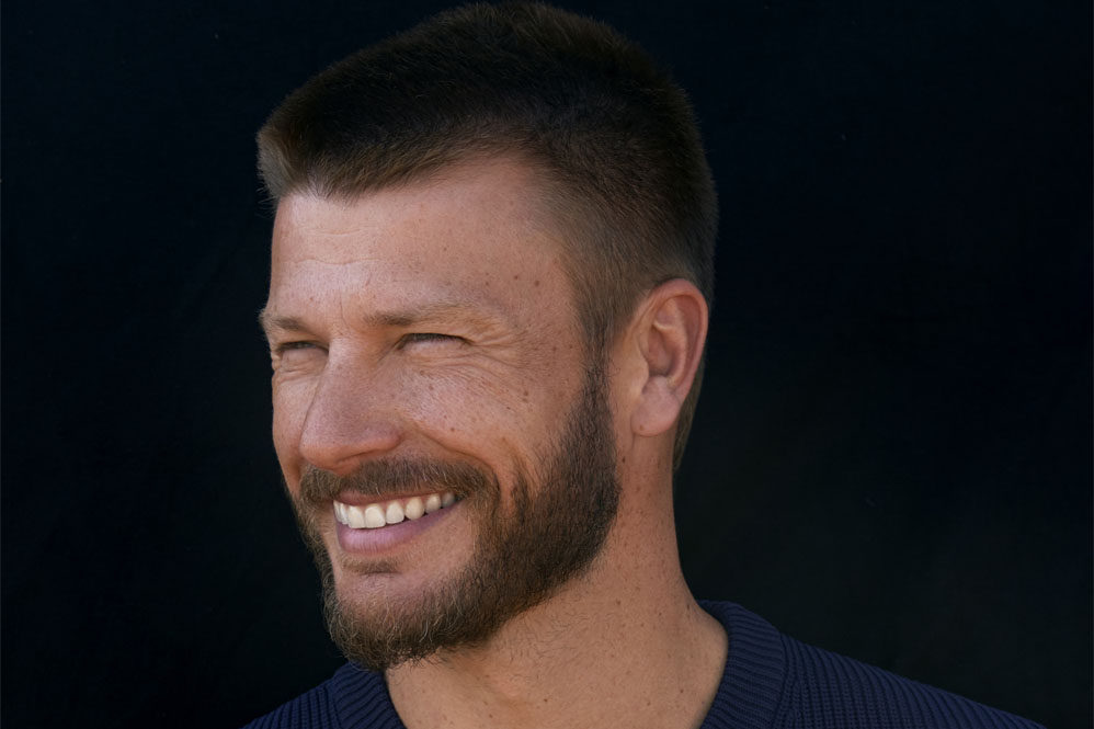 Rodrigo Hilbert esbanja beleza em ensaio para revista - OFuxico