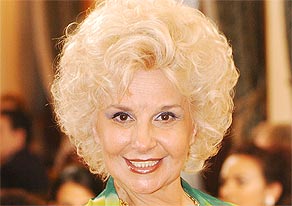 Íris Bruzzi participa de desfile beneficente, no Rio - OFuxico