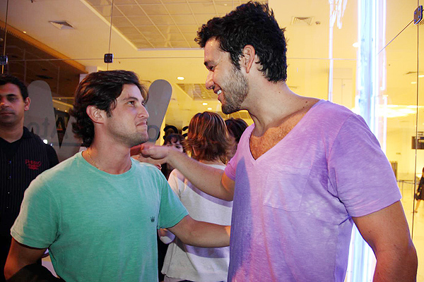 Alexandre Slaviero prestigia estreia de Sérgio Marone e Maria Maya ...