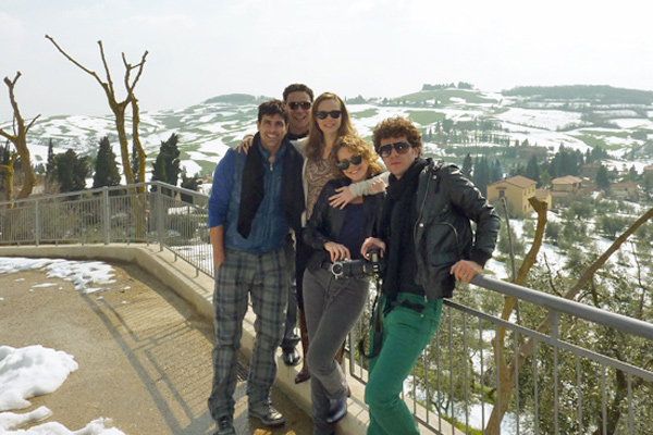 Marcelo Médici abre álbum de fotos de sua visita à Itália - OFuxico