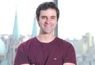 Rodrigo Lopéz comemora personagem na novela Ti-ti-ti - OFuxico