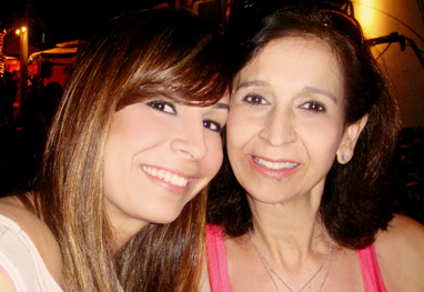 Fabiana Schunk viaja com a mãe para Búzios - OFuxico