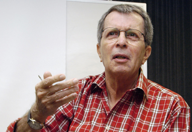 Daniel Filho está gostando de ser dirigido em O Astro - OFuxico