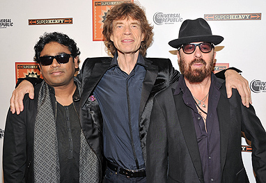 Nova banda de Mick Jagger, a Superheavy, festeja o lançamento - OFuxico