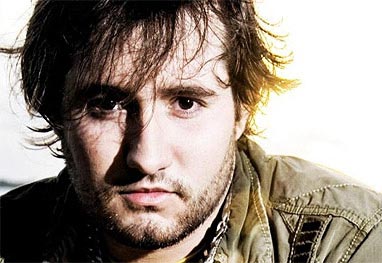 Gutto L.A. lança clipe de música Quase um Vício. Veja o vídeo! - OFuxico